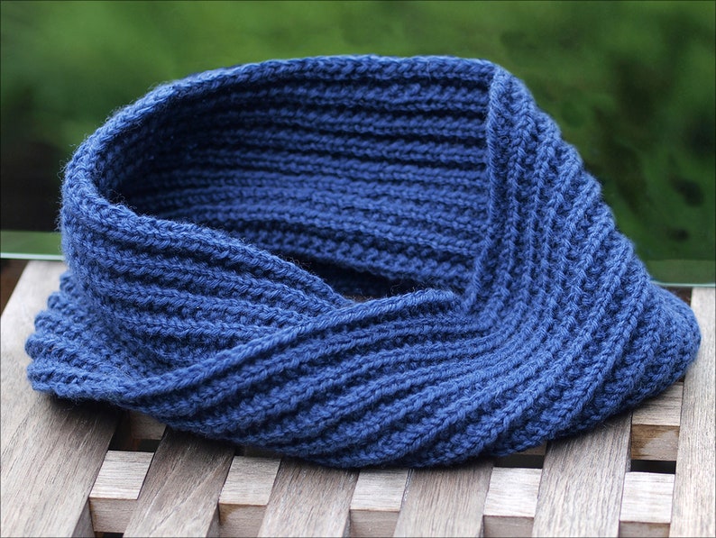 Sawston Cowl & Infinity Scarf - Knitting Pattern - Two Sizes - Moebius ...