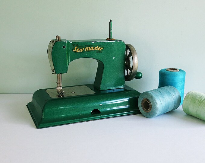 1940s Kay-an-ee Sew Master Toy Sewing Machine in Green - Etsy