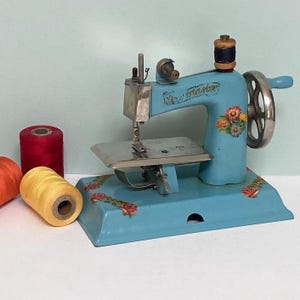 1940s Kayanee Toy Sewing Machine, Light Blue Sew Master Kay-an-ee With ...