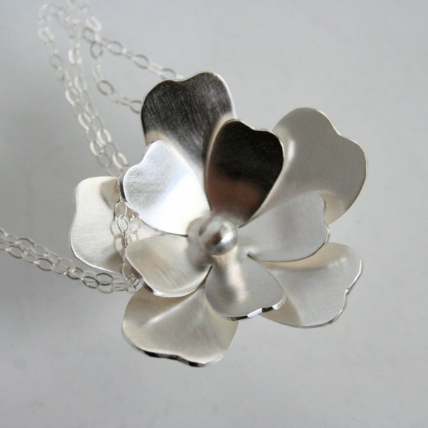 Big Flower Necklace - Etsy