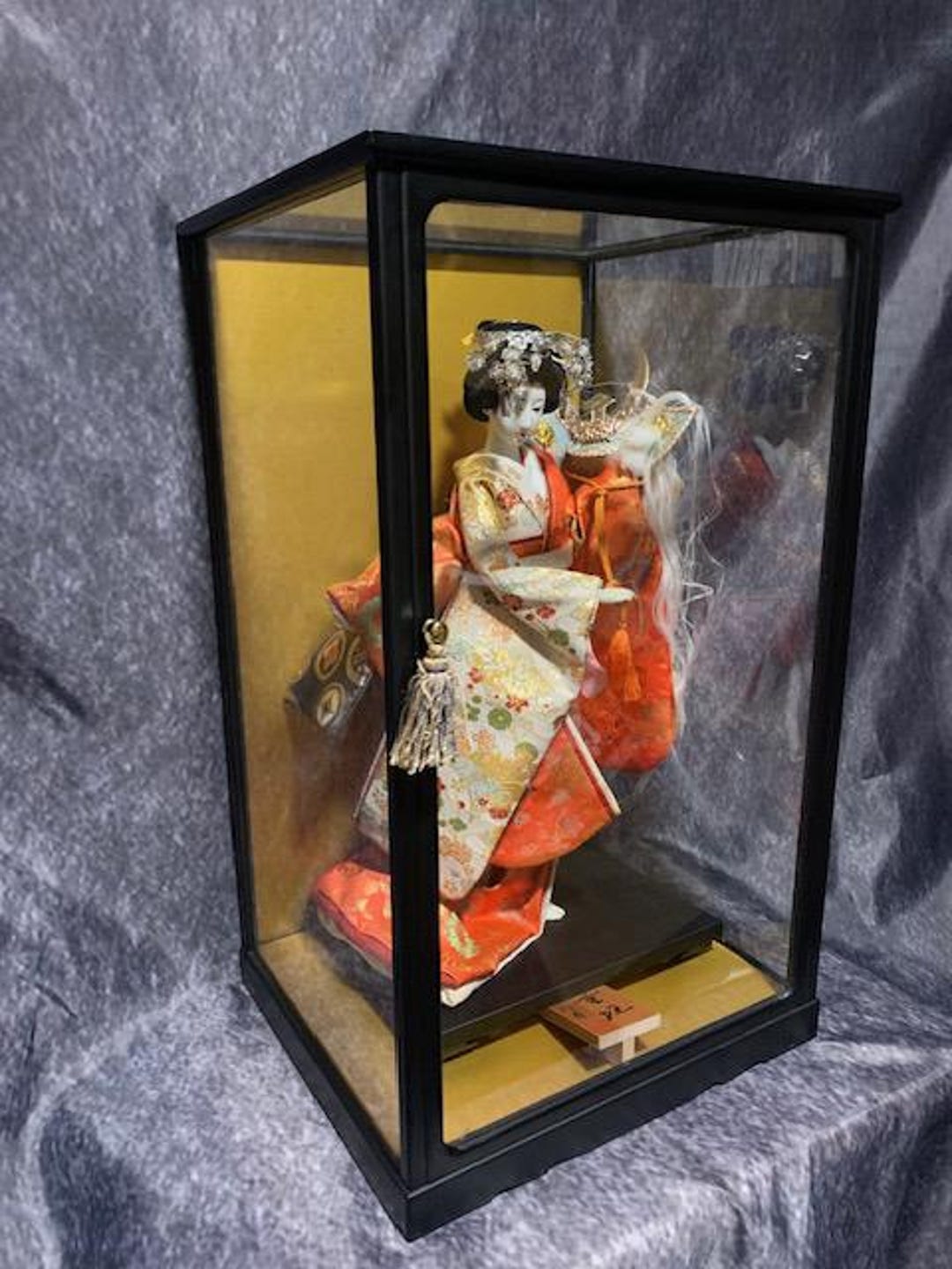 Japanese Geisha Girl Figure in a Glass Display Case - Etsy