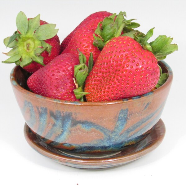 Ceramic Berry Bowl - Etsy