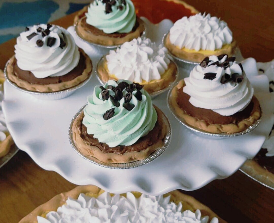 Fake Mini Pie. Your Choice Mini Pie. Retro Cookbook Pie Collection ...