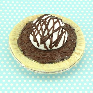 Fake Chocolate Pie. 1 Mini Pie. Retro Cookbook Pie Collection. Perfect ...