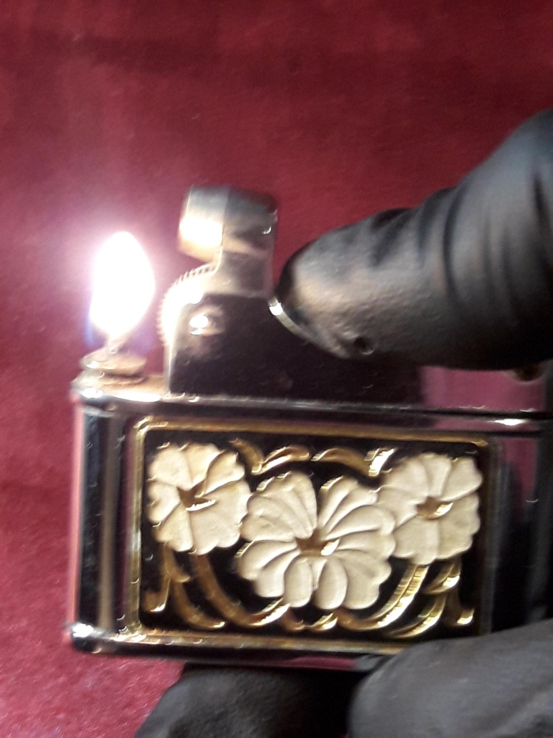 Vintage Sunflower Automatic Lighter Black Enamel White Flowers 60s 70s ...