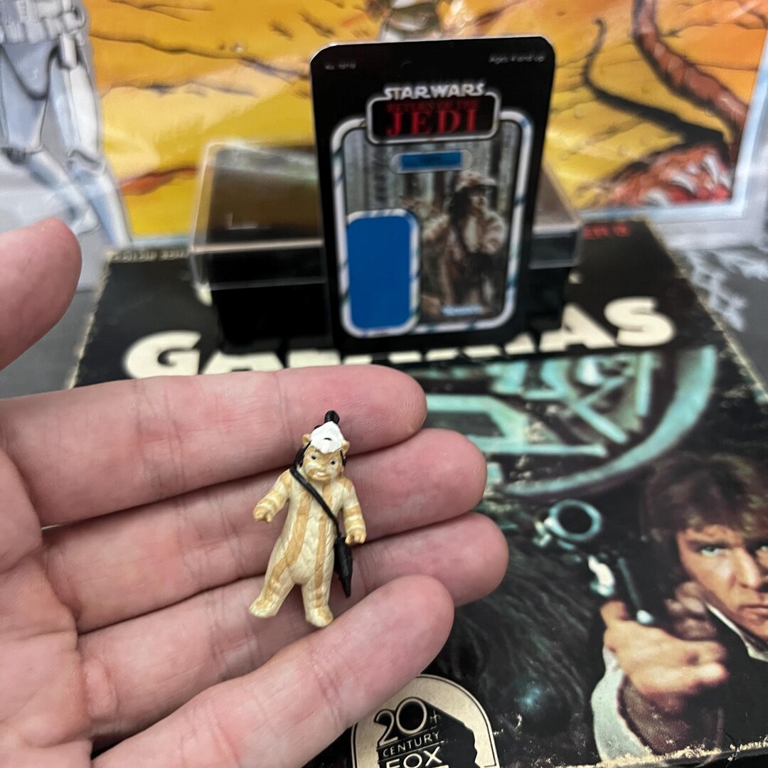 Star Wars Micro Vintage: Logray the Ewok With Staff, Cardback, & Stand ...