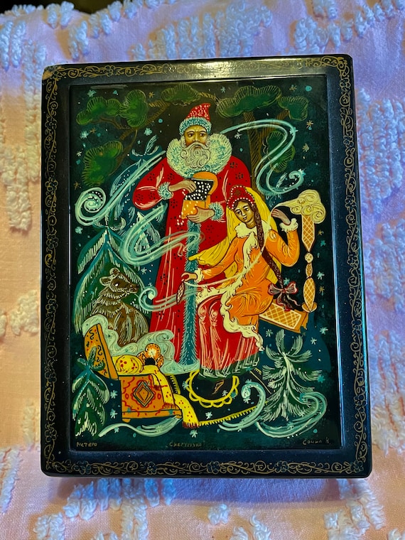 russian lacquer box - Gem