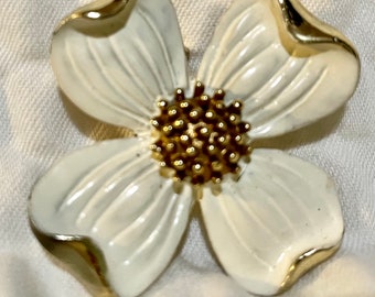 Virginia Brooch | Etsy