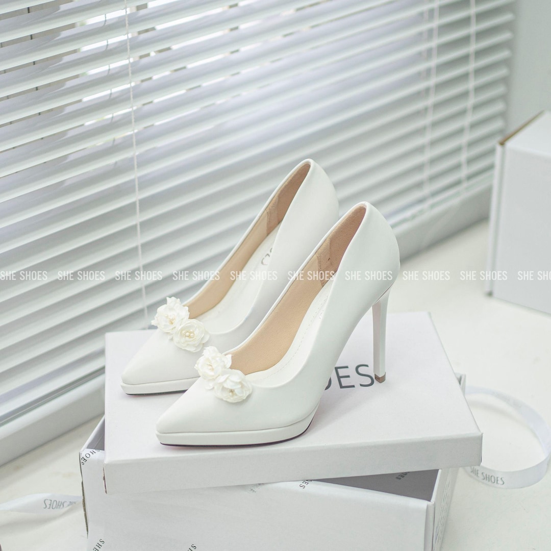 White Wedding Shoes With High Heels Decorated With Lovely 3D Flowers ...