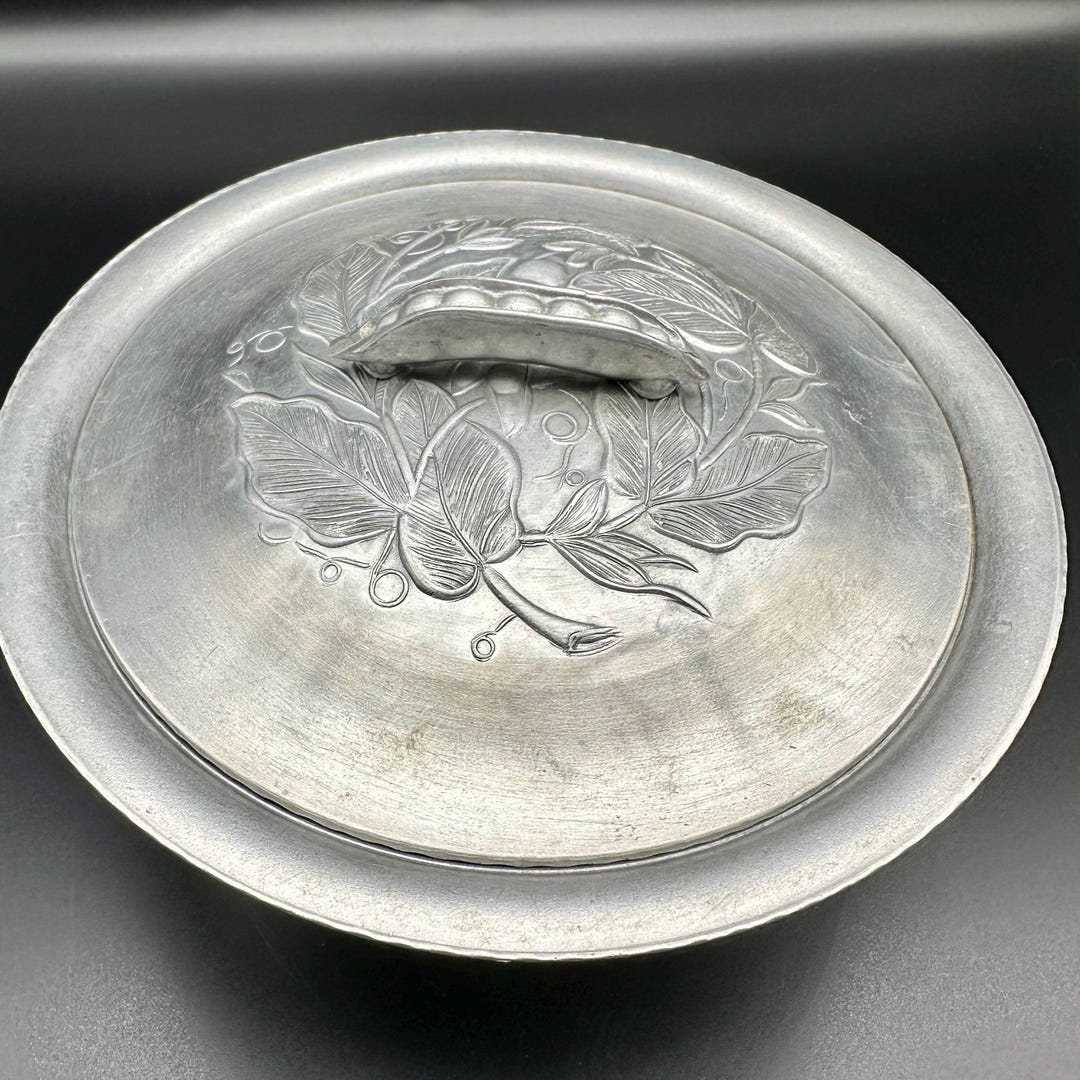 Everlast Hand Forged Aluminum and Glass Bowl With Pea Handle Lid - Etsy