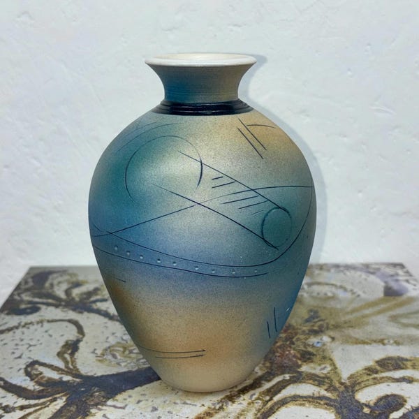 David Jones Vase - Etsy Australia