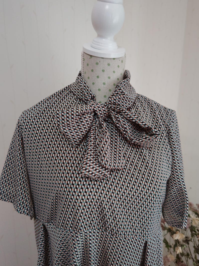 TEG: Onepiece Dress, Geometric Pattern. Bowtie Blouse. - Etsy