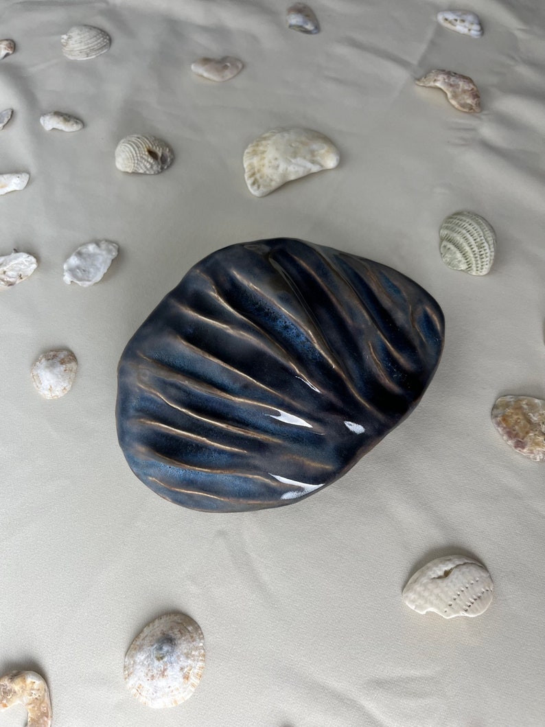 Handmade Ceramic Mussel Sculpture: Ocean-inspired Meditative Art - Etsy