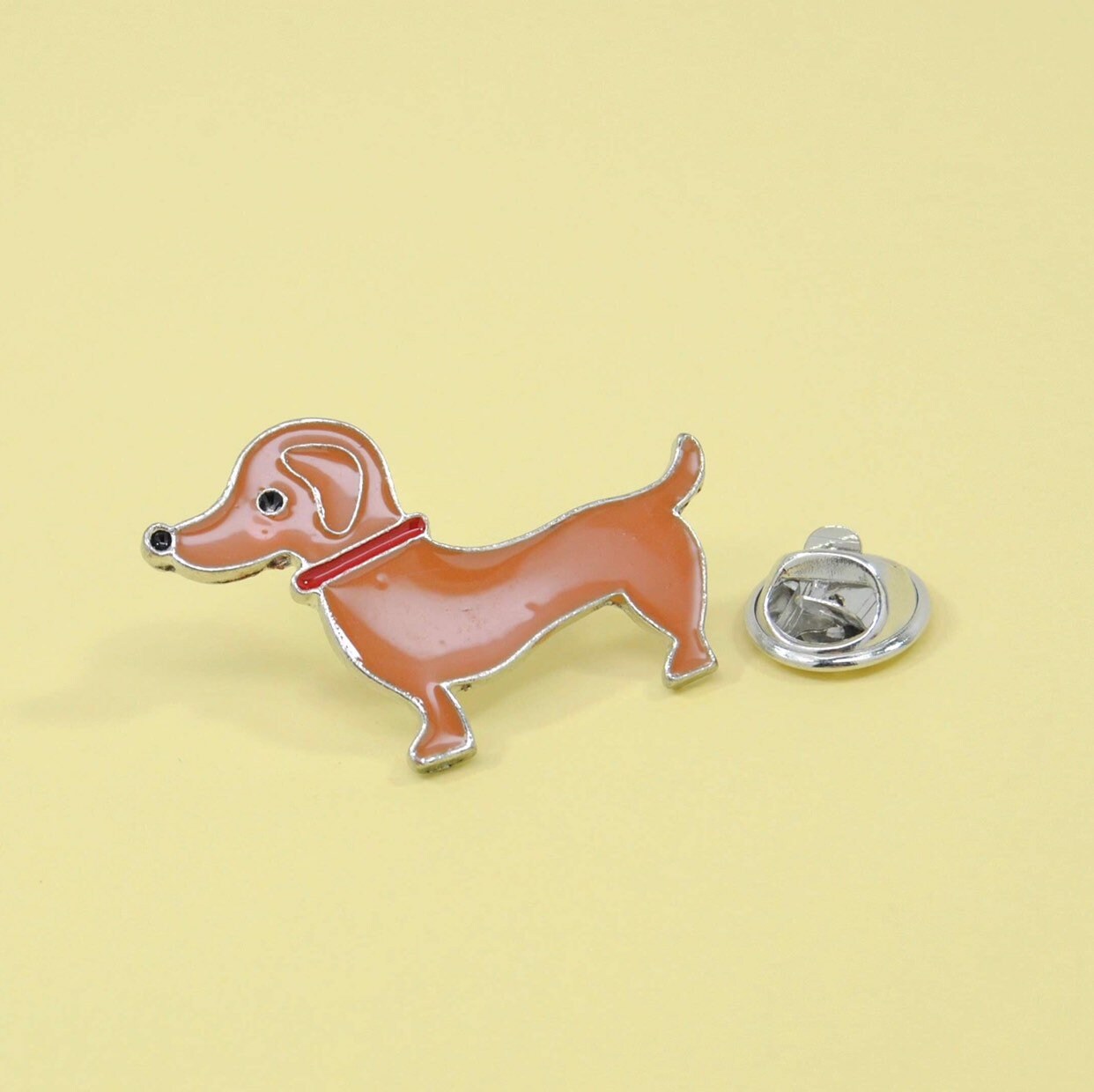 Rojo Dachshund Lapel Pin // Perro Tema Accesorios de Moda // - Etsy España