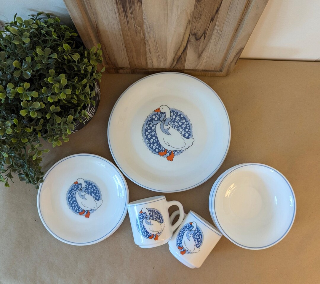 Vintage Cottagecore Dishes Blue & White Goose Dinnerware Set 16 Pieces ...