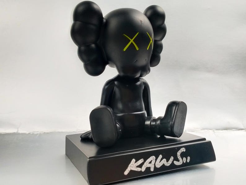 Simple Kaws Car Decorations Kaws Statue Interior Decoration Car ...