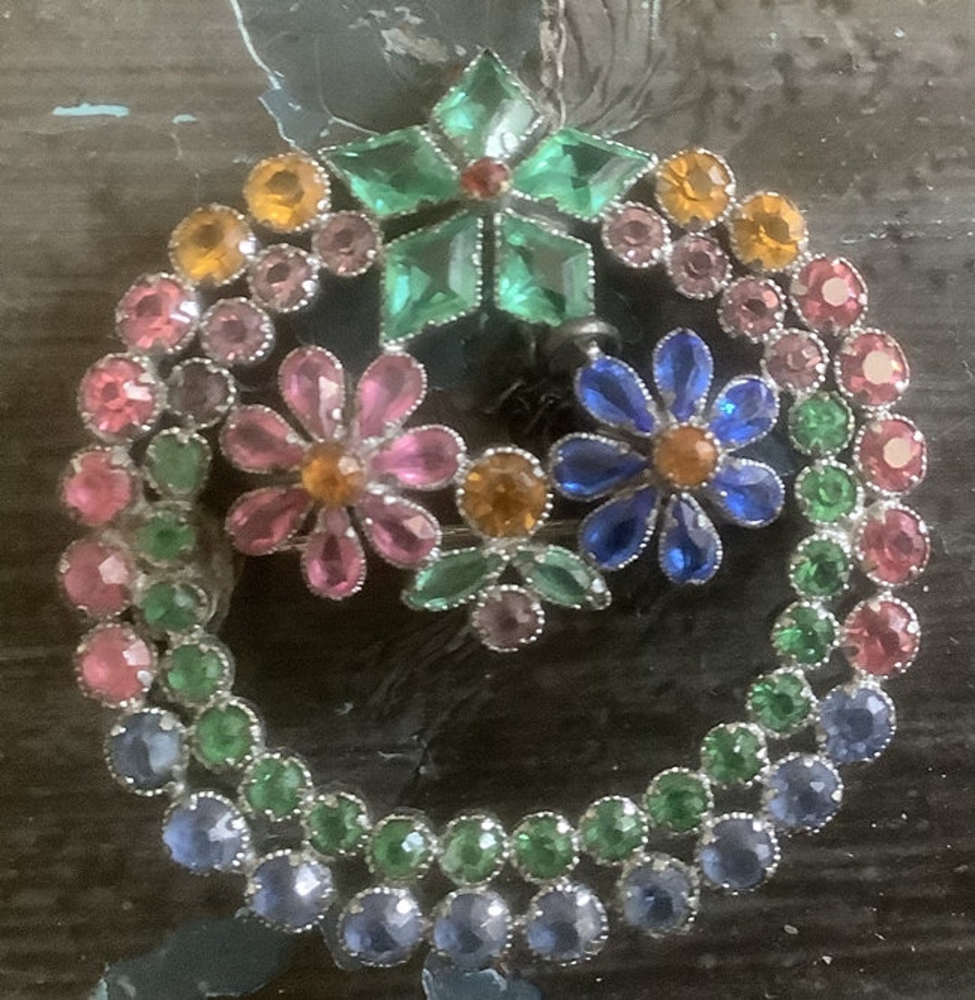 Beautiful Circlet of Colour Multi Colour Rhinestone Brooch Circle With ...