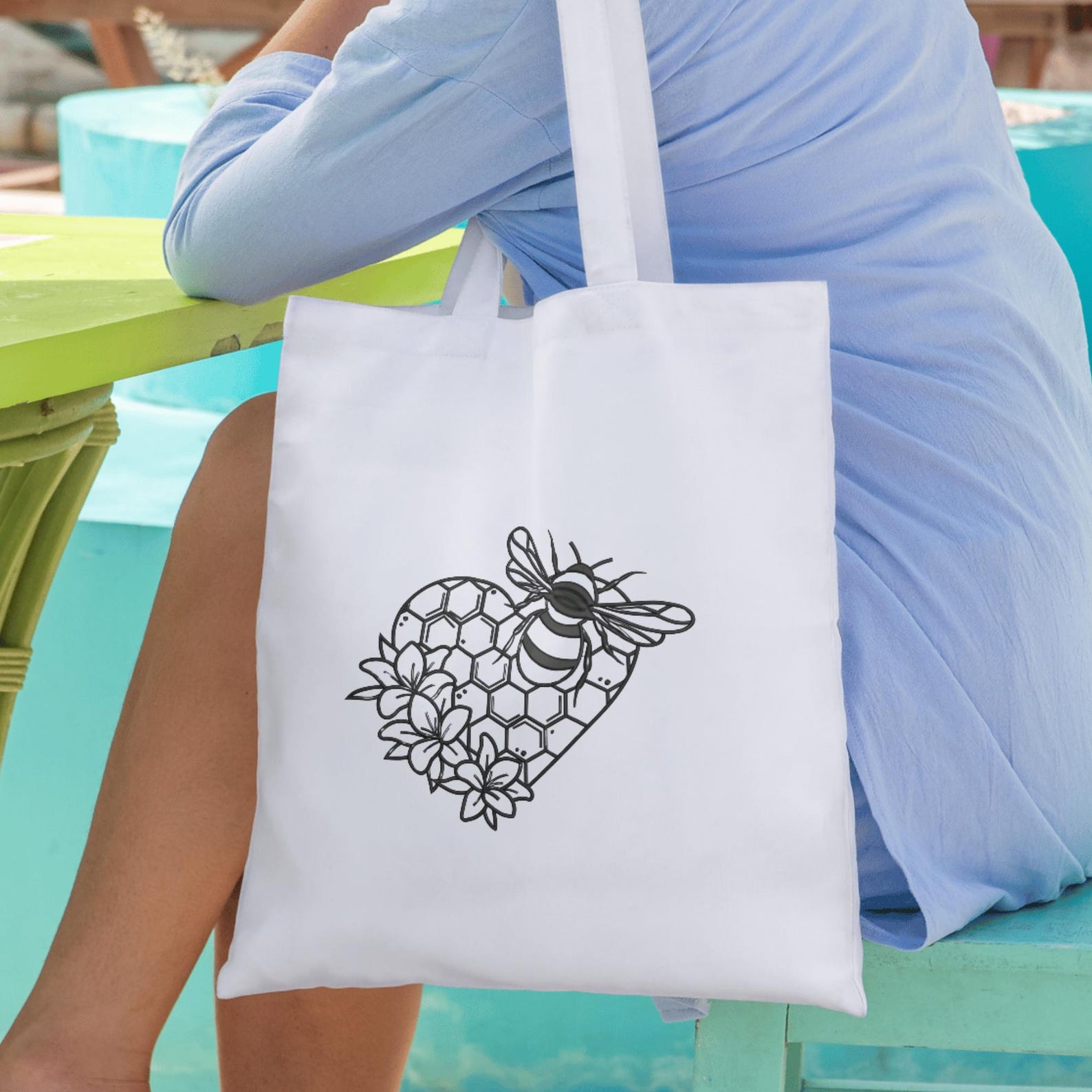 Bee Embroidery Design, Little Bee Embroidery, Cute Bee Machine ...