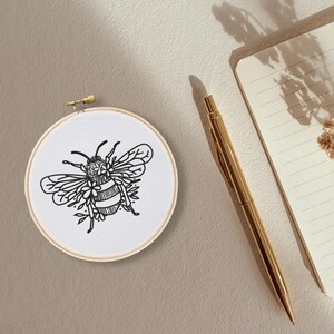 Mini Bee Flying Embroidery Design, Cute Bee Machine Embroidery Design ...