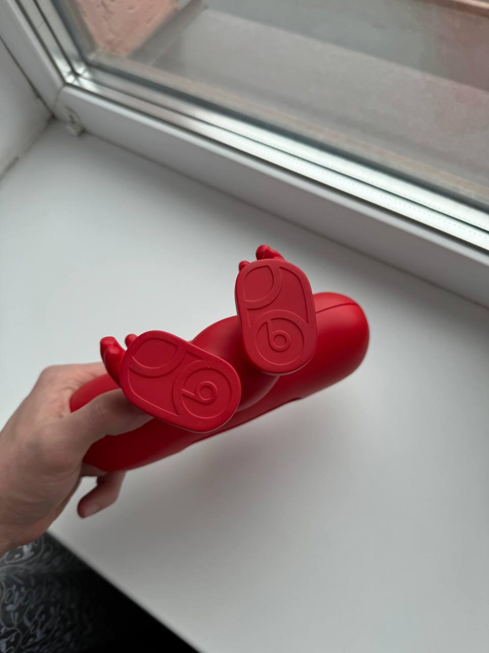 Beats Red by DR Dre. Pill Bluetooth Speaker Dude Holder Dude Stand ...