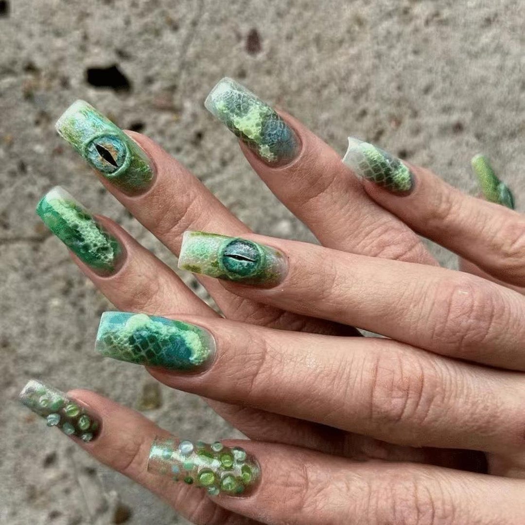 Seagrass Green Floating Duckweed, Snake Venom Pattern, 3D Snake Eye ...