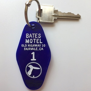 The Bates Motel - Motel Room Key Ring - Alfred Hitchcock - Keychain ...