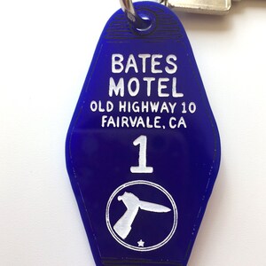 The Bates Motel - Motel Room Key Ring - Alfred Hitchcock - Keychain ...