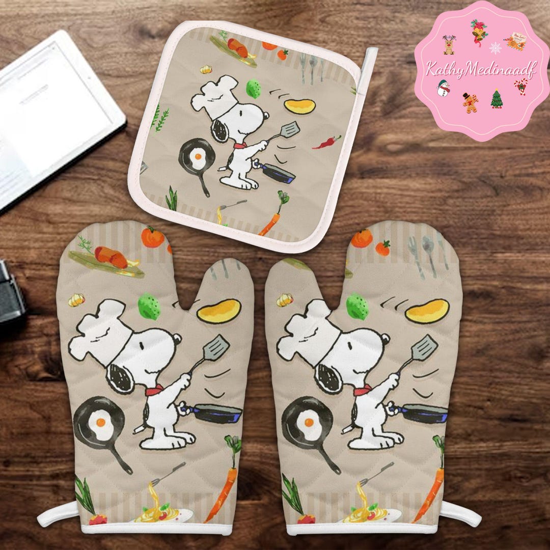 Snoopy Peanuts Combo Set 2 Oven Mitts and 1 Pot Holder, Snoopy Dog ...