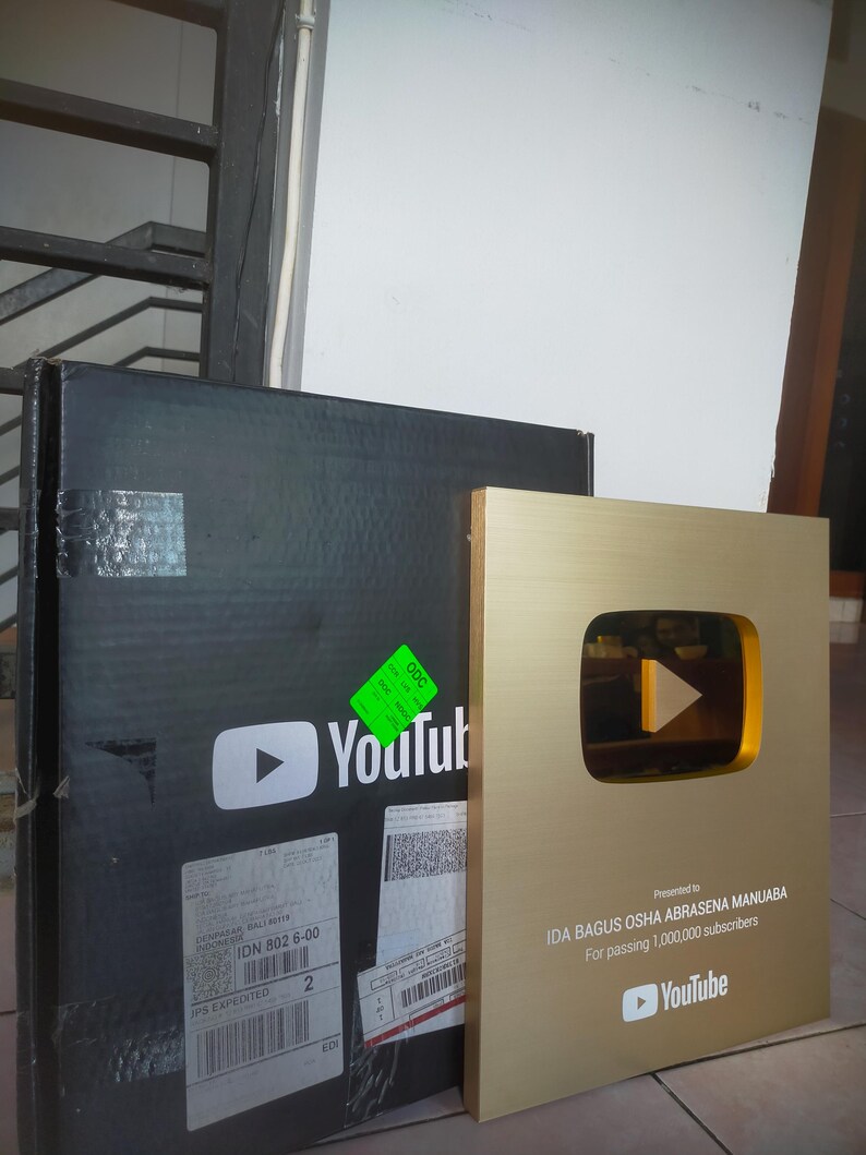 Gold Play Button / Donation / Tip - Etsy