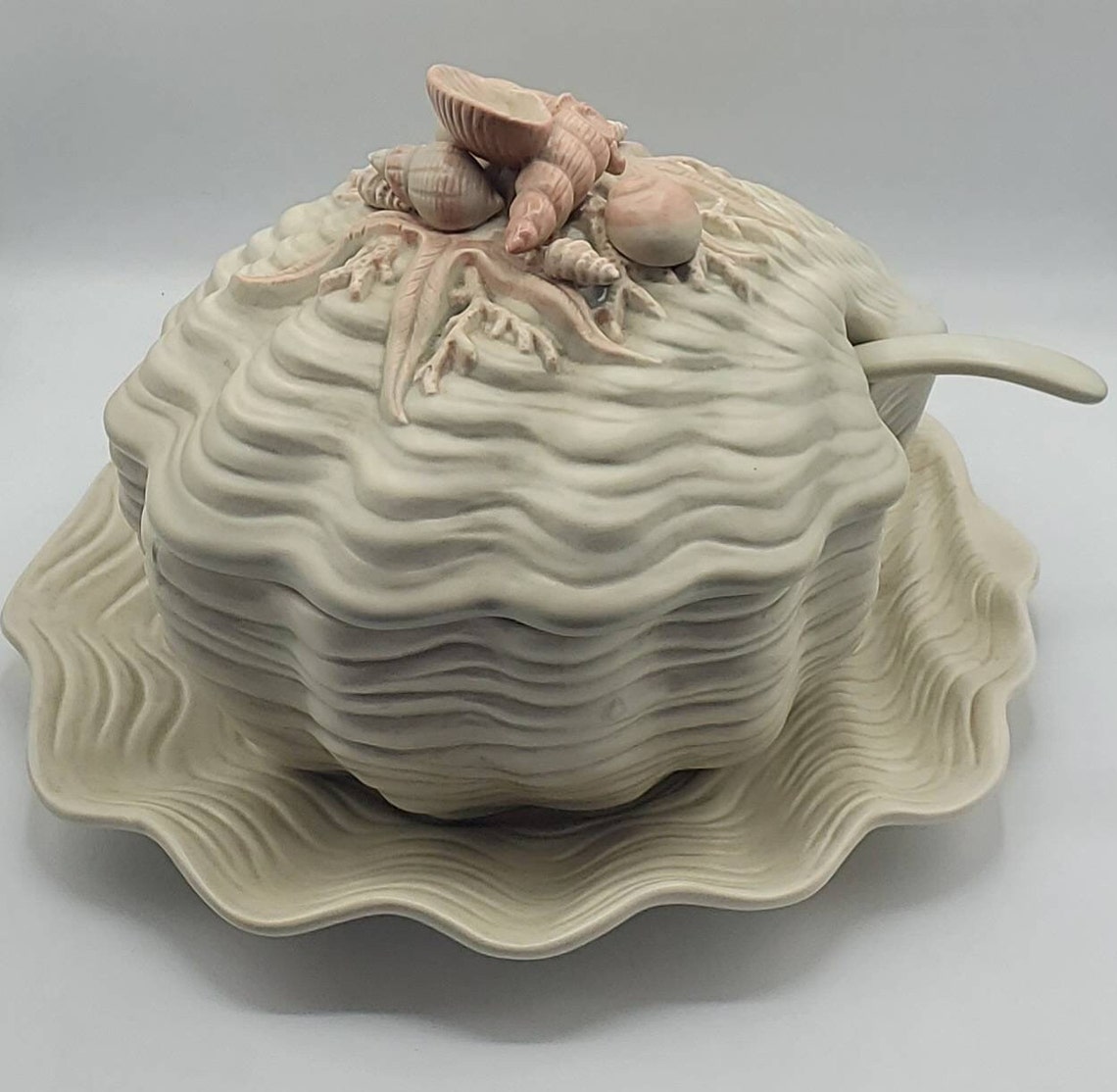 Vintage 1975 GIANT Fitz and Floyd Shell / Coquille Soup - Etsy