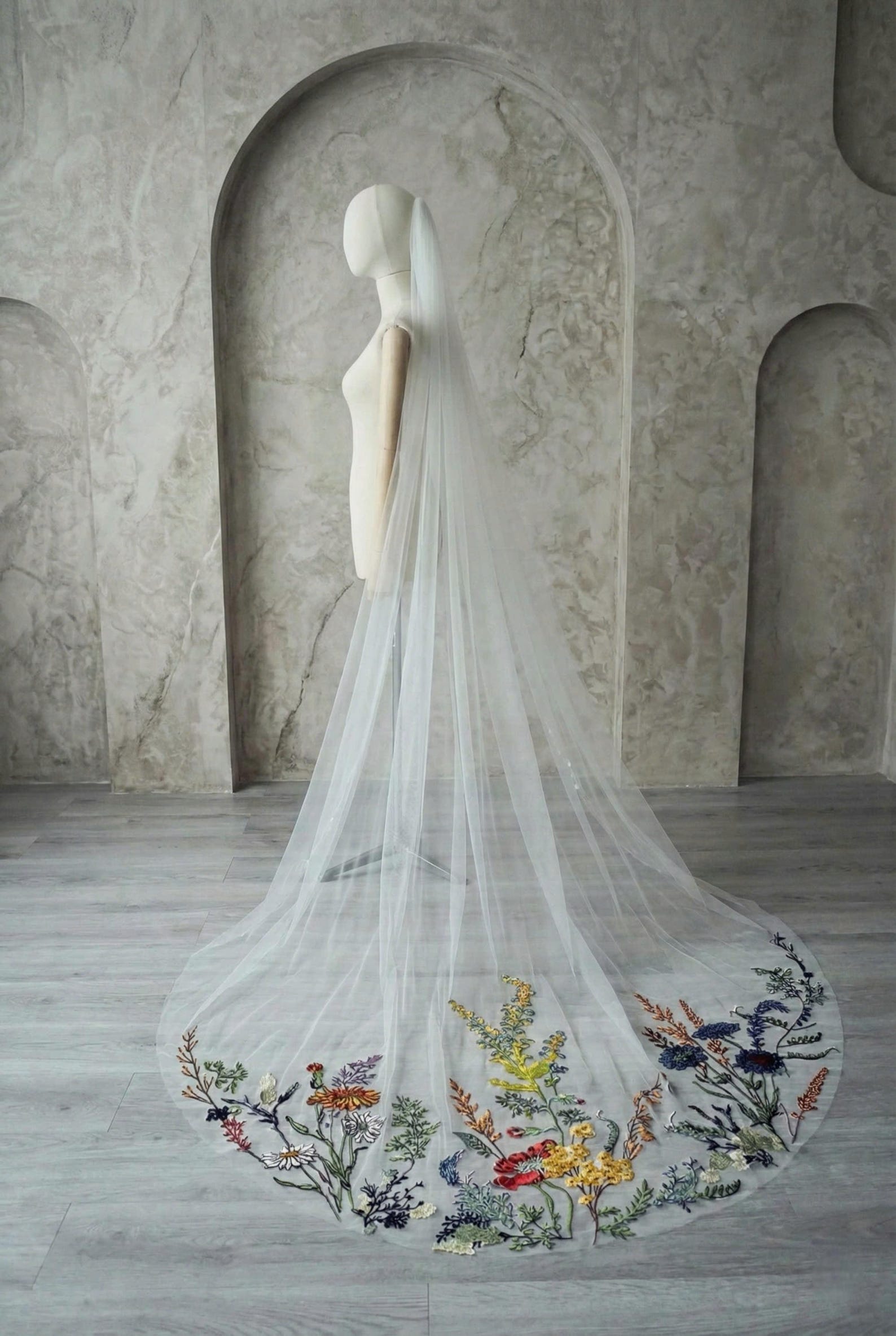 Cathedral Wildflower Embroidered Wedding Veil, Floral Botanical Bridal ...