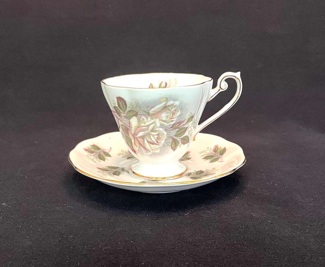 Royal Standard Tea Cup and Saucer, Fine Bone China England with Crown ...