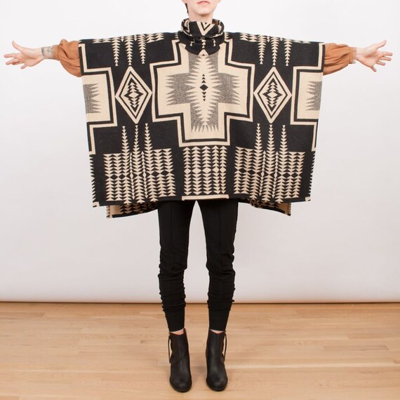 Vintage PENDLETON Portland Collection Wool Poncho Sou… - Gem