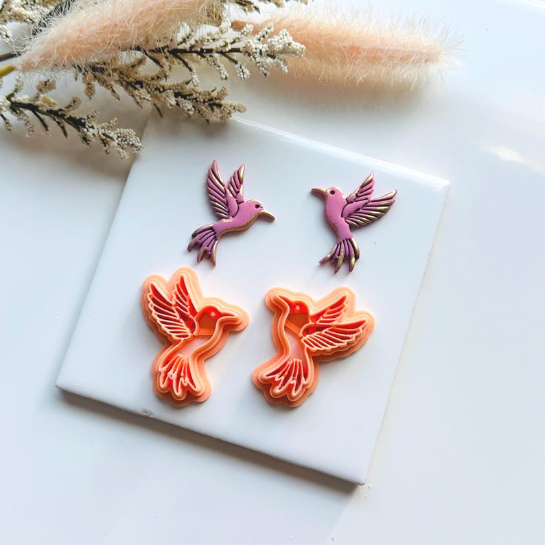 Hummingbirds Clay Cutter: Animal Embossed Design - Etsy