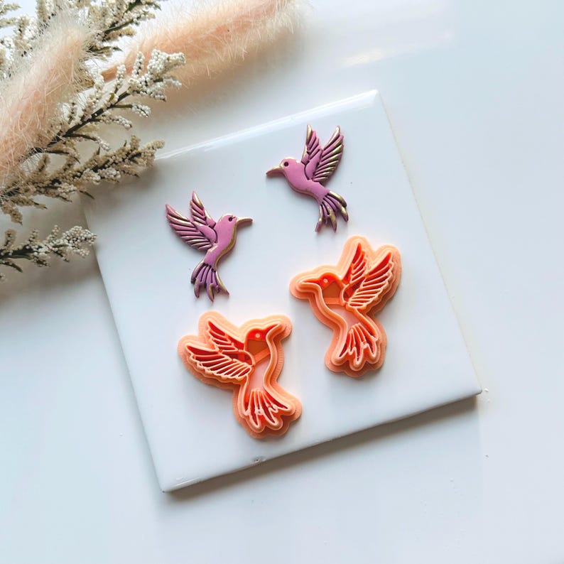 Hummingbirds Clay Cutter: Animal Embossed Design - Etsy