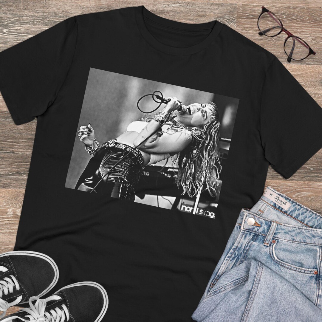 Miley Cyrus T-shirt Pop Star, American Singer, Unisex Tee, Classic Fit ...