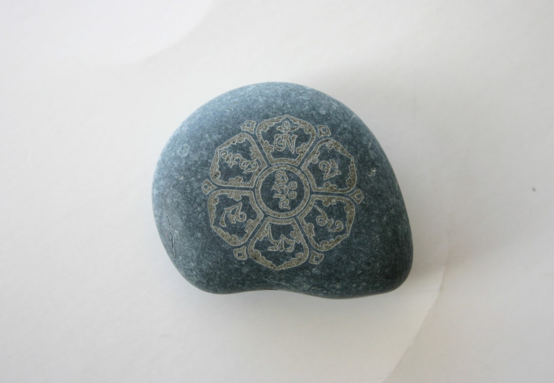 Om Mani Padme Hum Tibetan Script Engraved Stone Mantra Prayer Etched ...