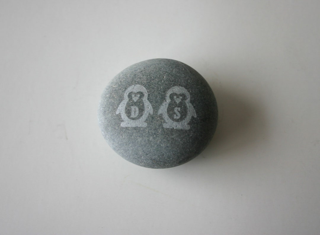 Penguin Couple Etched Stone Personalized Worry Stone Wedding Gift - Etsy