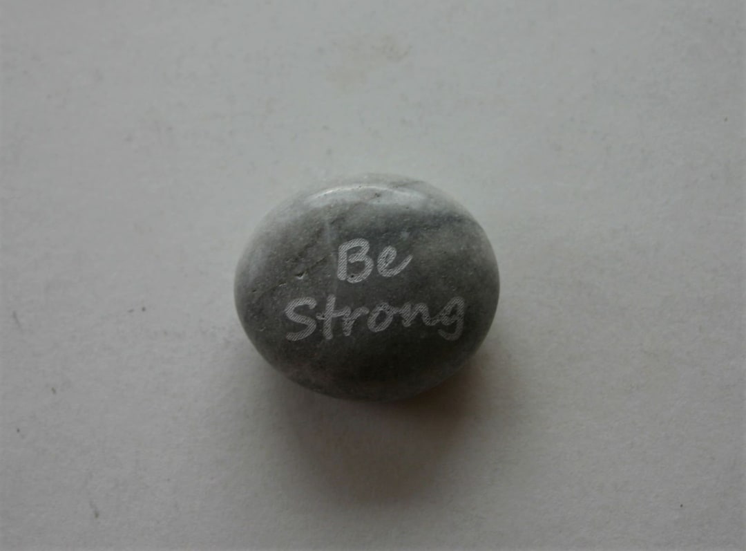 Be Strong Engraved Stone River Rock Worry Stone Inspirational Stone - Etsy