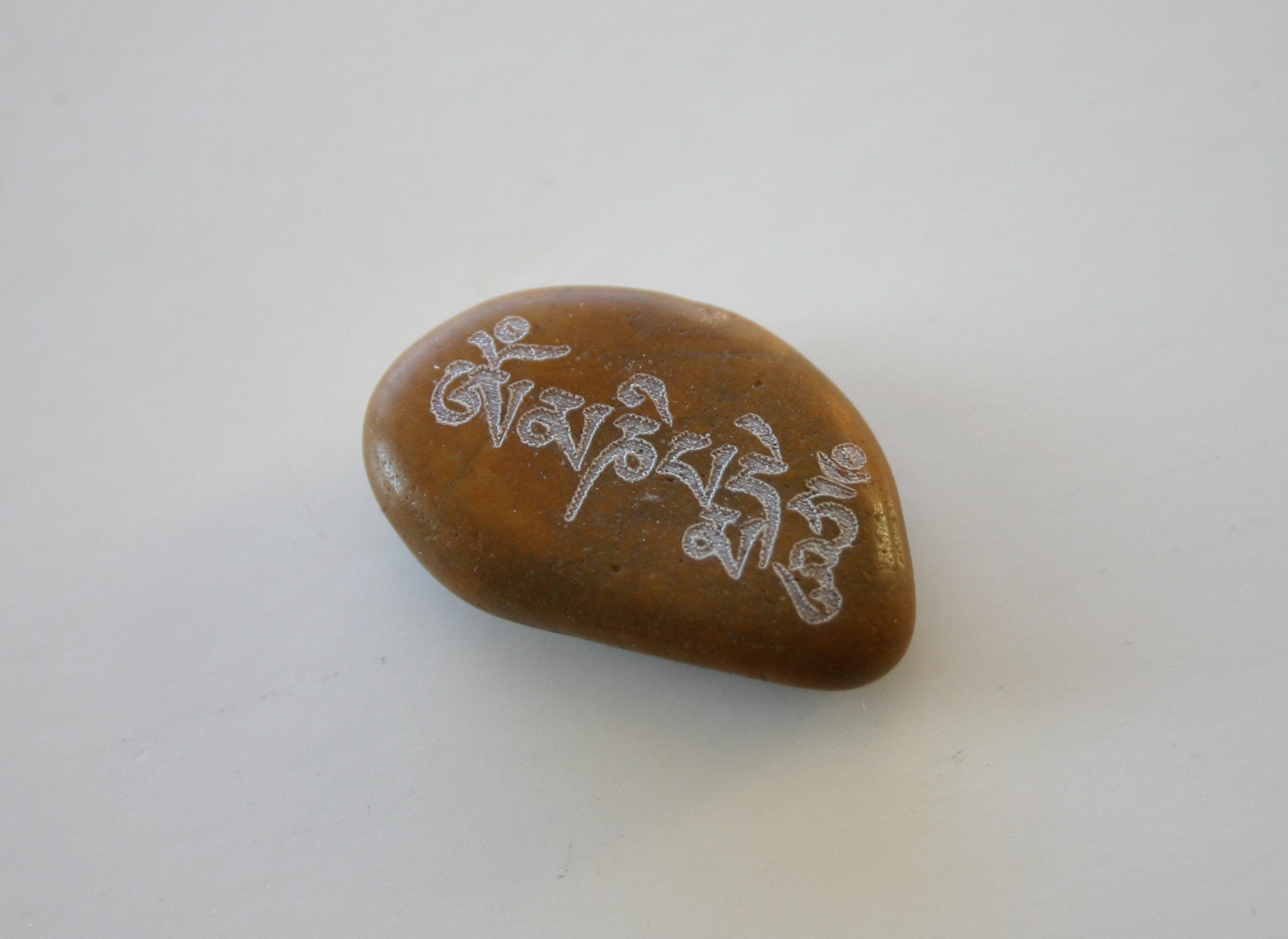 Om Mani Padme Hum Tibetan Script Engraved Agate Mantra Prayer - Etsy