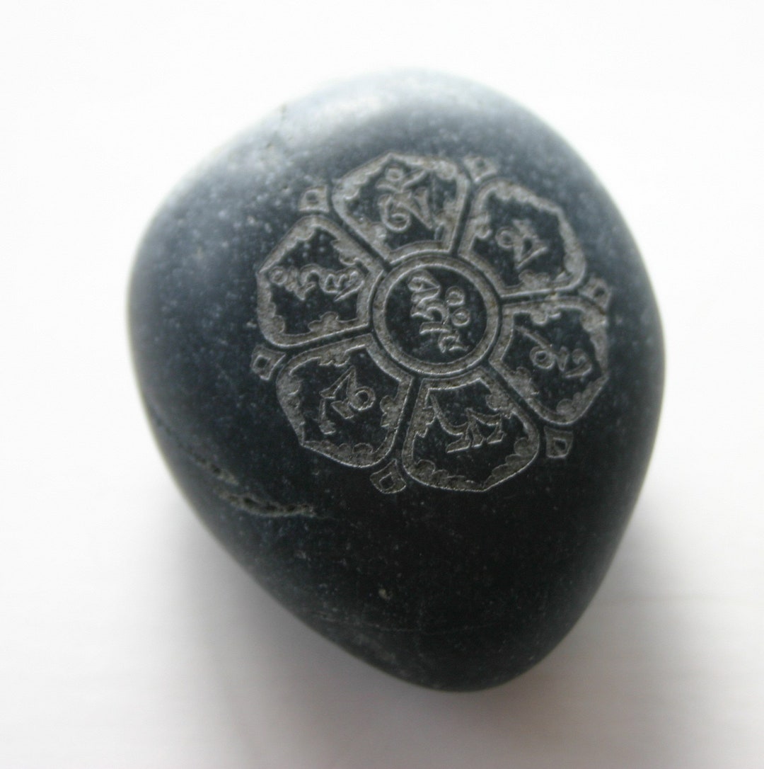 Om Mani Padme Hum Tibetan Script Engraved Stone Mantra Prayer Etched ...