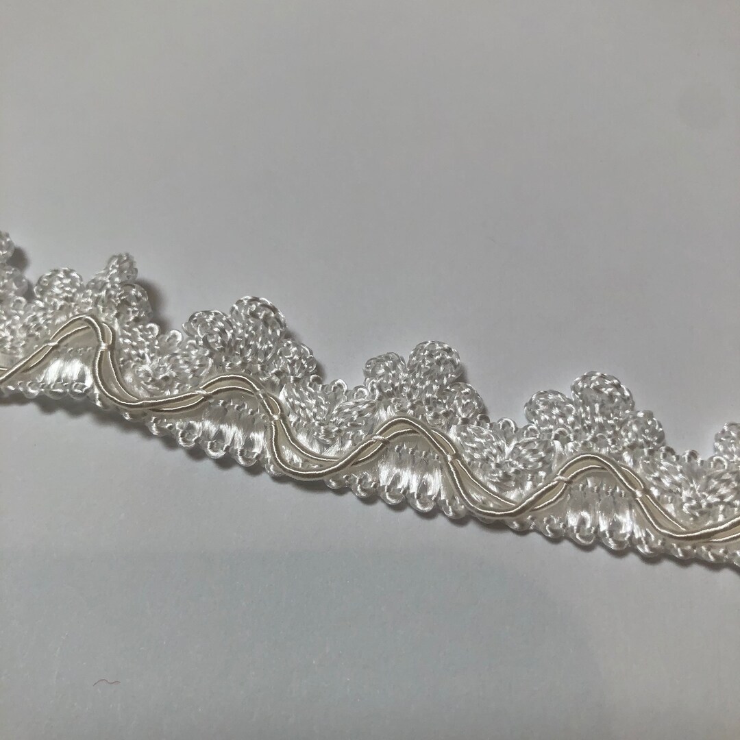 White Scalloped Edge Gimp Trim, Ornate Gimp Ribbon Decorative Tapestry ...