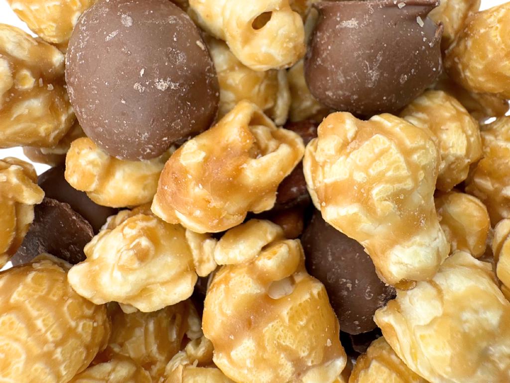 Bear Crunch Popcorn 8.5oz, Sweet & Salty Snack Mix, Movie Night Popcorn ...