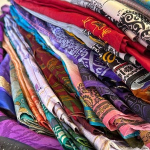 Vintage Indian Silk Saree Bundle: Assorted Prints, DIY Fabric Lot - Etsy