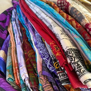 Vintage Indian Silk Saree Bundle: Assorted Prints, DIY Fabric Lot - Etsy