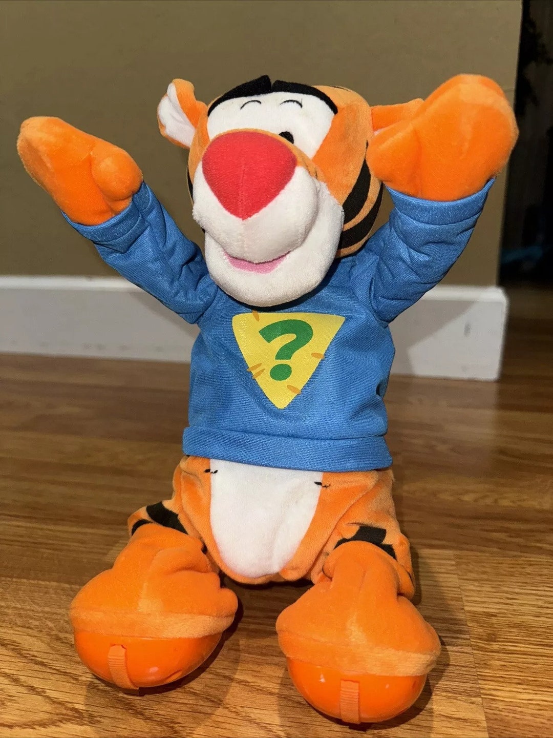 Fisher Price Tiger Roll to the Rescue Sleuthin Stuffed Animal Plush Toy ...