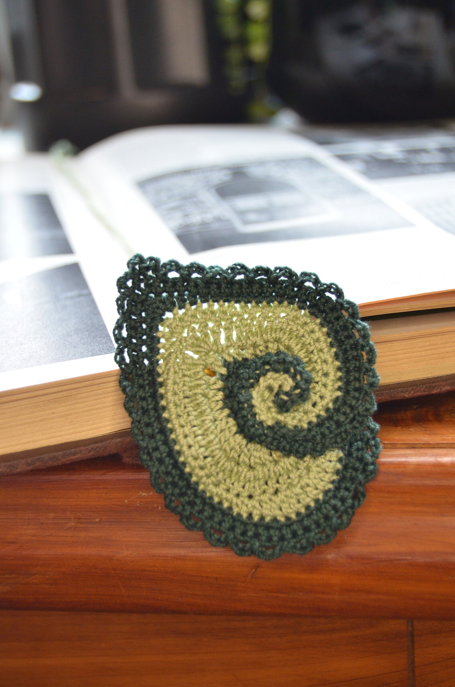 Handmade Crochet Bookmark, Begonia Escargot Houseplant, Book Lovers ...