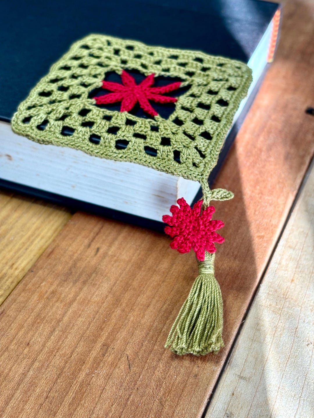 Crochet Granny Square Bookmark, Corner Page Marker, Red Flowers, Green ...
