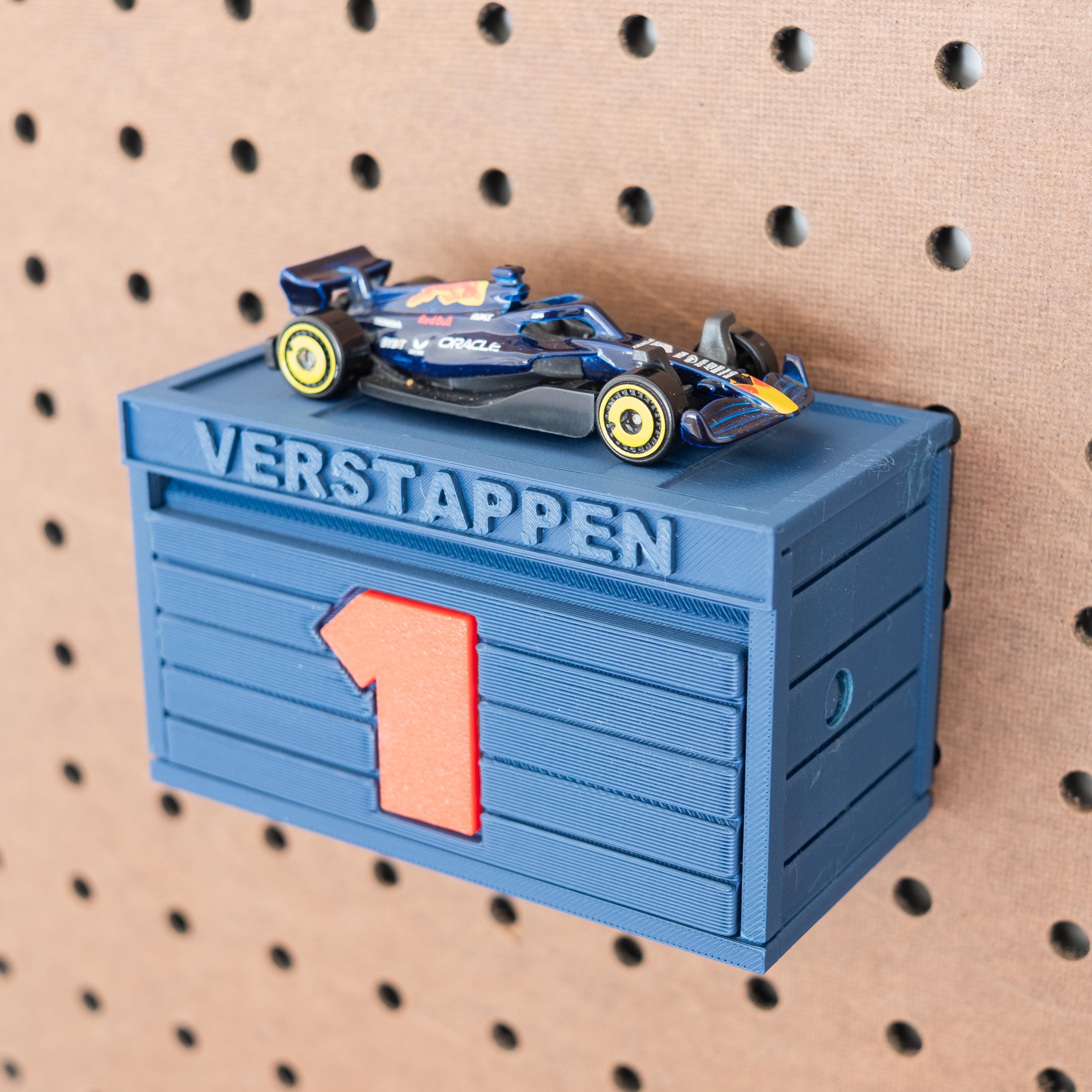 Formula 1 Key Holder, Hotwheels Car Garage With Opening Door (car ...