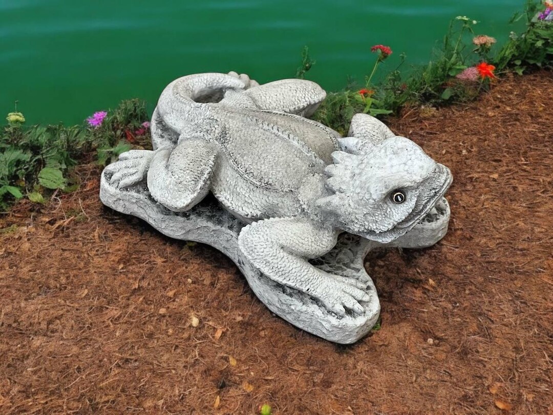 Yard Lizard Statue, Lawn Animal Sculpture, Garden Lizard Decoration ...